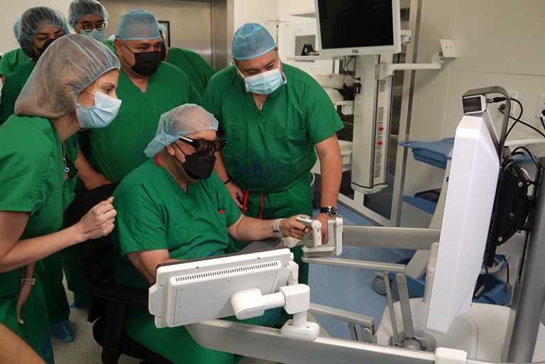 Robot quirúrgico, tecnología de punta al servicio del pueblo – CSS Noticias