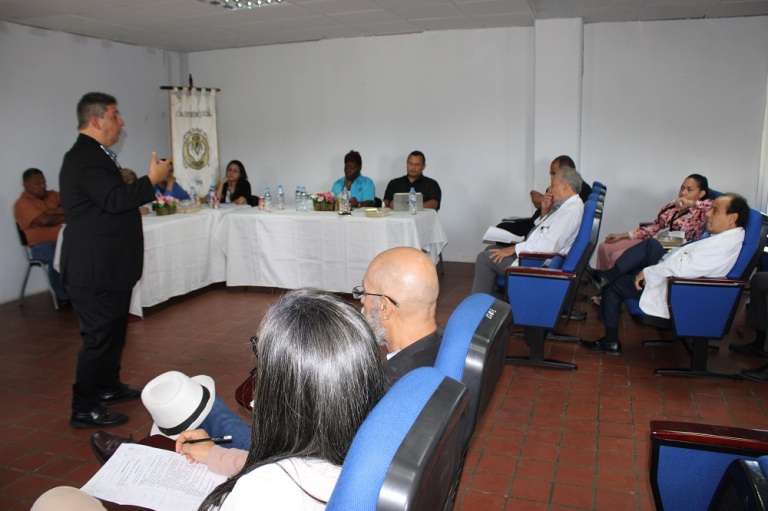 Comisión de Salud de la JD inicia gira en instalaciones de la CSS en ...