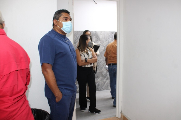 Comisión de Salud de la JD inicia gira en instalaciones de la CSS en ...