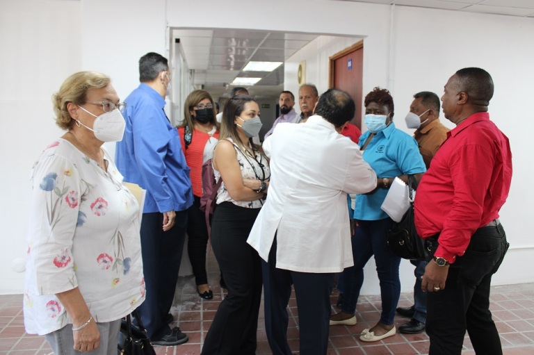 Comisión de Salud de la JD inicia gira en instalaciones de la CSS en ...
